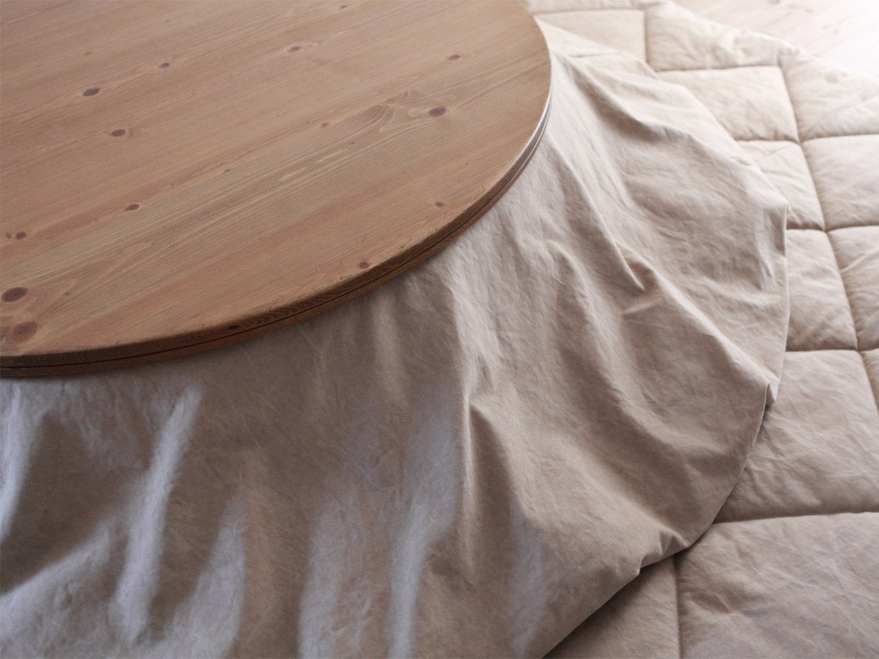 GALA Circle Table Kotatsu Futon - Hiromatsu Woodworks